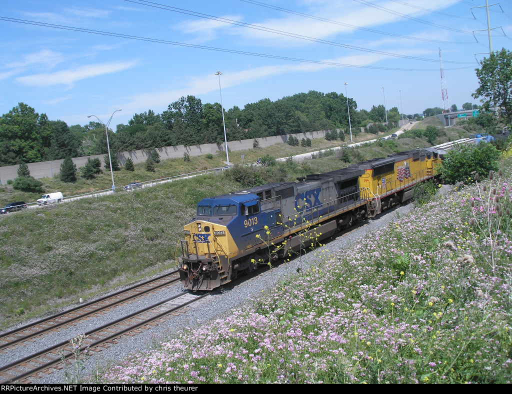 CSX 9013 & UP 5186